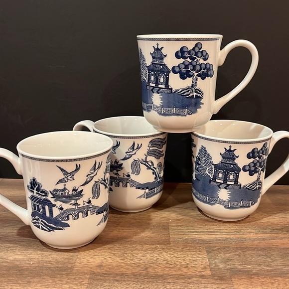 Johnson Brothers | Dining | Johnson Brothers Willow Blue Mugsfour Blue ...